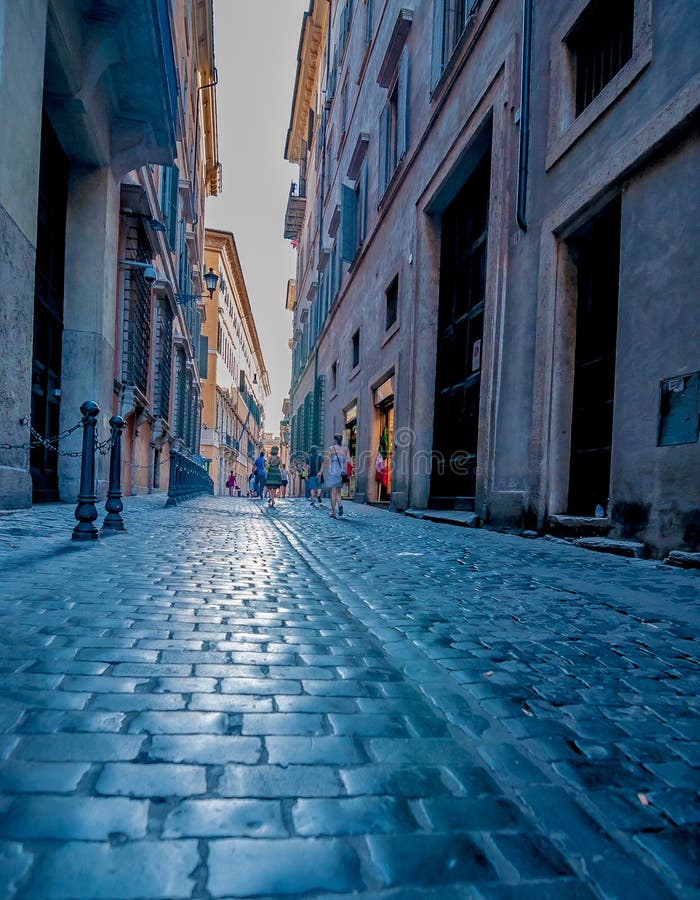 Ruas de Roma imagem editorial. Imagem de arquitetura - 48834620