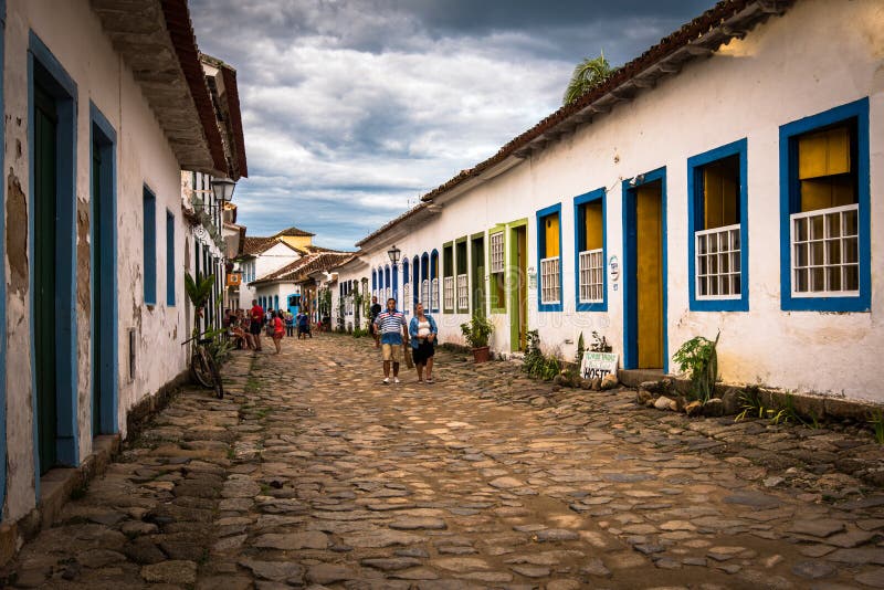 Ruas Da Cidade Velha De Paraty Na Noite Imagem de Stock Editorial ...