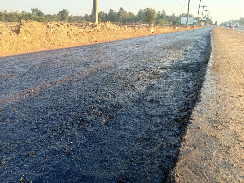 Rubber Spraying for Preparation of Pavement in Road Construction Stock ...