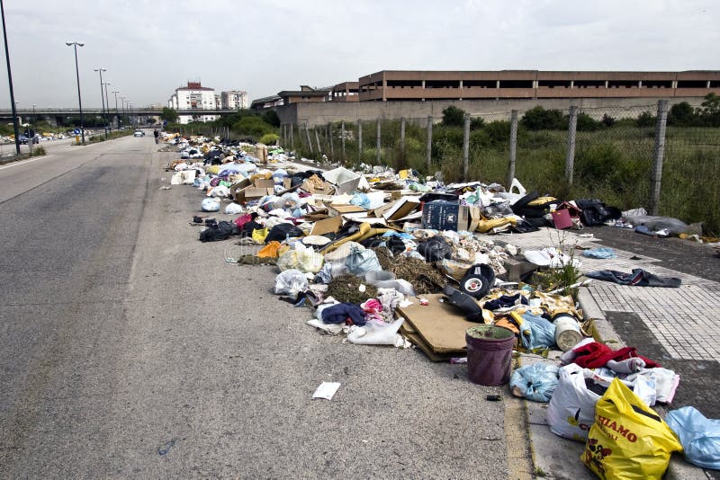 The Rubbish Crisis in Naples Editorial Image - Image of berlusconi ...
