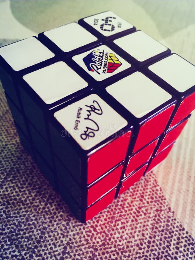 Rubiks cube editorial stock image. Image of cube, logic - 117551294