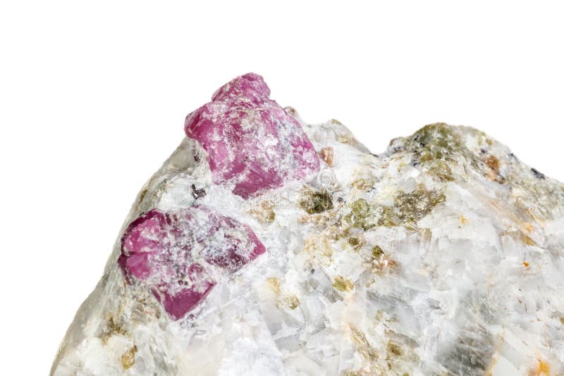 Ruby De Piedra Mineral Macro En Roca En El Fondo Blanco Imagen de ...