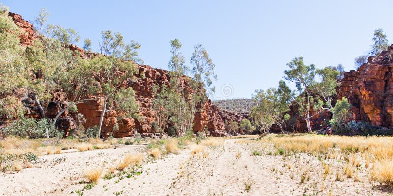 Simpsons Gap, MacDonnell Ranges, Australia Stock Photo - Image of alice ...