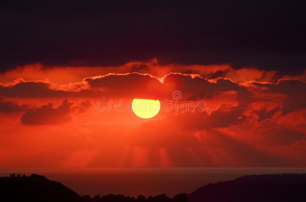 Ruby Sunset Over Ocean ~ Sun Beams Stock Image - Image of coast, fall ...