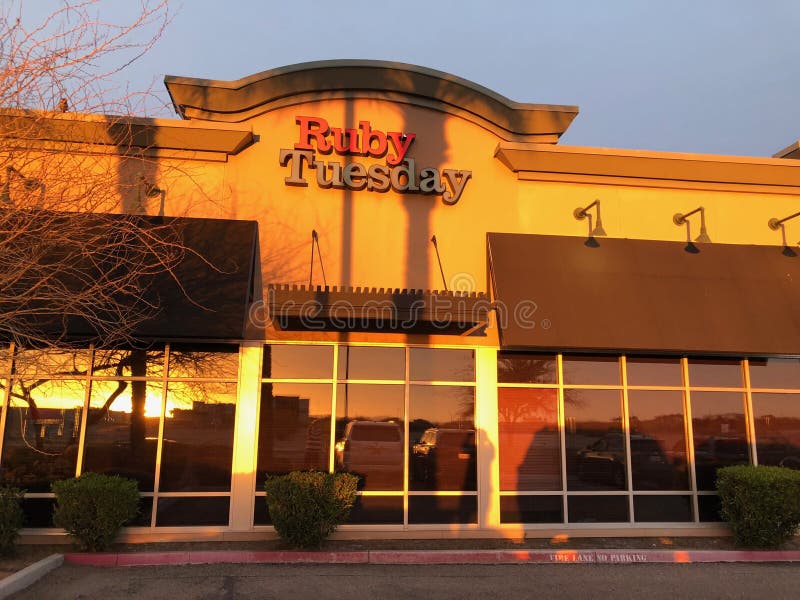 Ruby Tuesday Restaurant fotografia editoriale. Immagine di gilbert ...