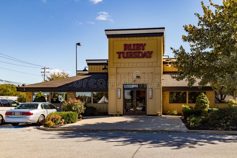 Ruby Tuesday Sign foto editorial. Imagen de alimento - 129370986