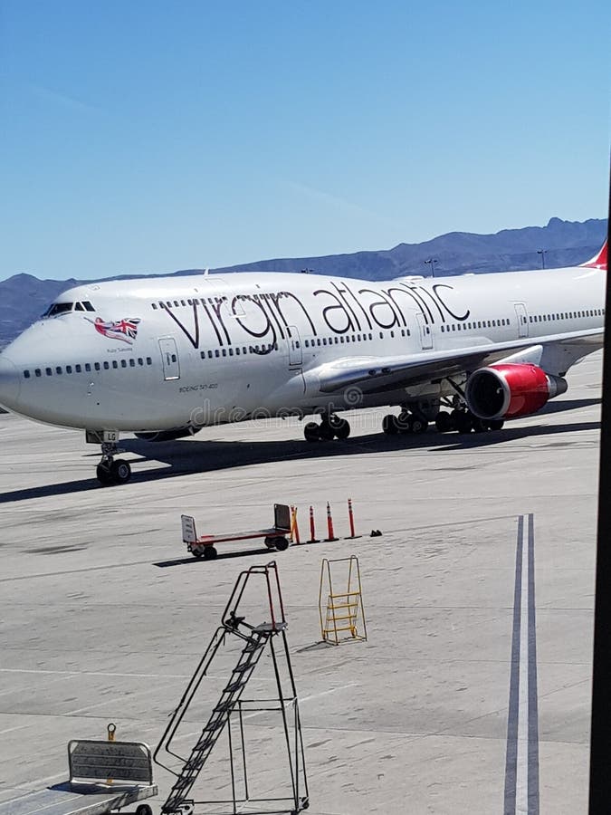 Ruby Tuesday Virgin Plane imagem editorial. Imagem de aeroporto - 102352780