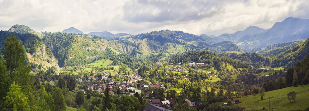 Rucar - Passaggio Della Crusca in Romania Immagine Stock - Immagine di ...