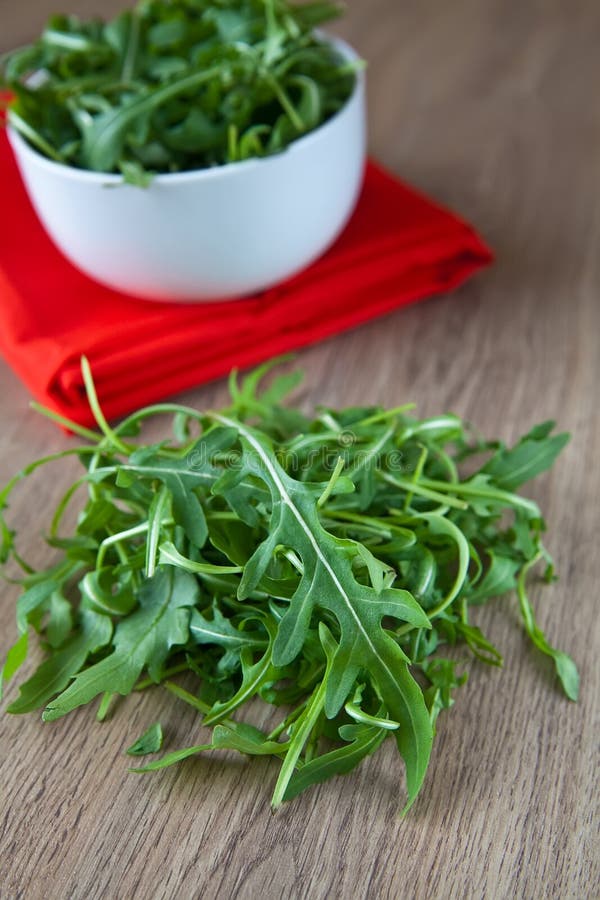 White Bowl of Fresh Rocket Salad Stock Image - Image of rukola, plant ...