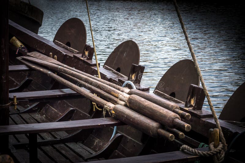 Ruder in Einem Wikinger-Boot Stockbild - Bild von segel, sitz: 125583353