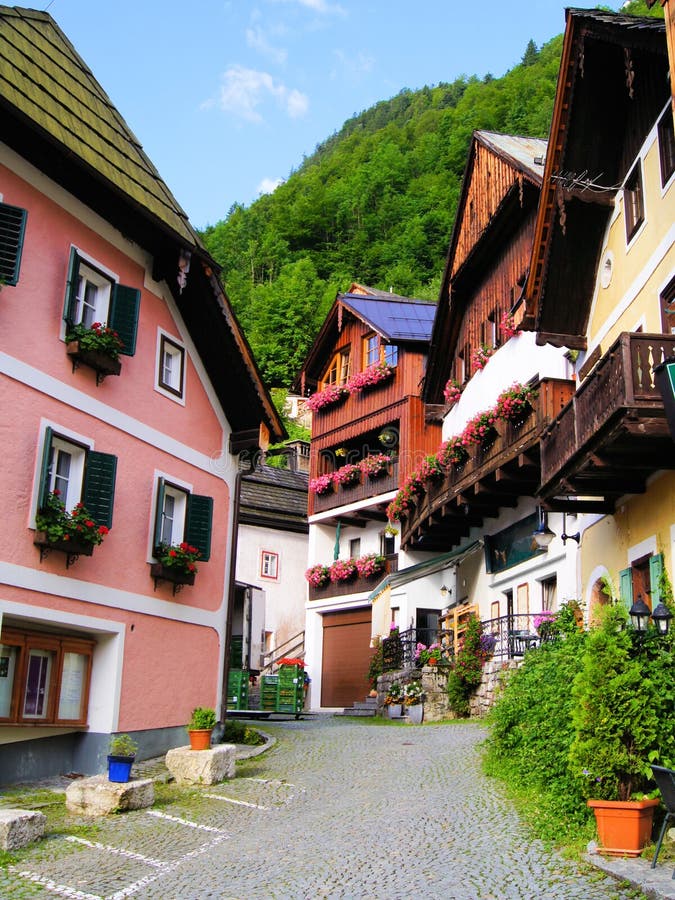 Maison autrichienne image stock. Image du obturateurs - 31039119
