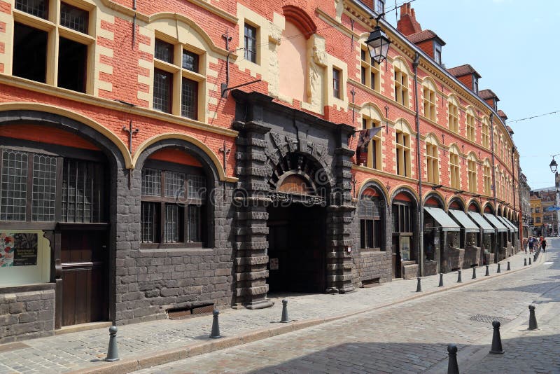 Den Rue De La Monnaie Gatan I Lille, Frankrike Redaktionell Bild - Bild ...