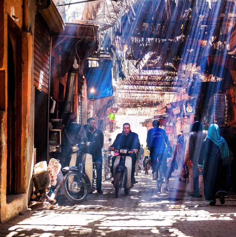 Rue à Marrakech image éditorial. Image du galets, exciter - 61433240