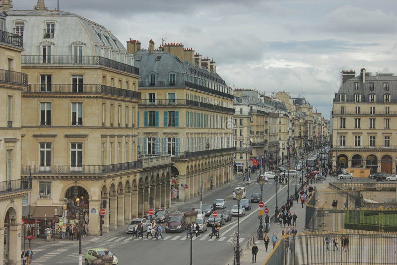 Rue parisienne photographie éditorial. Image du paris - 62960442
