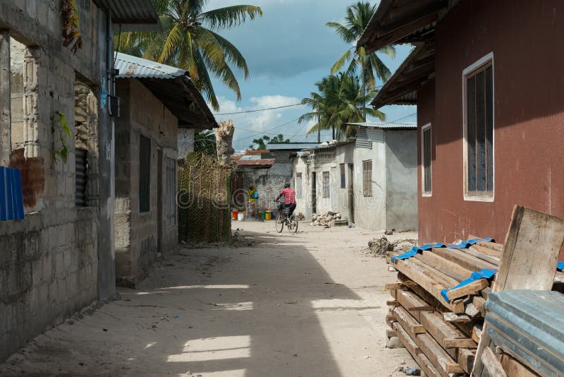 Rue Simple Dans Le Village Africain Photographie éditorial - Image du ...
