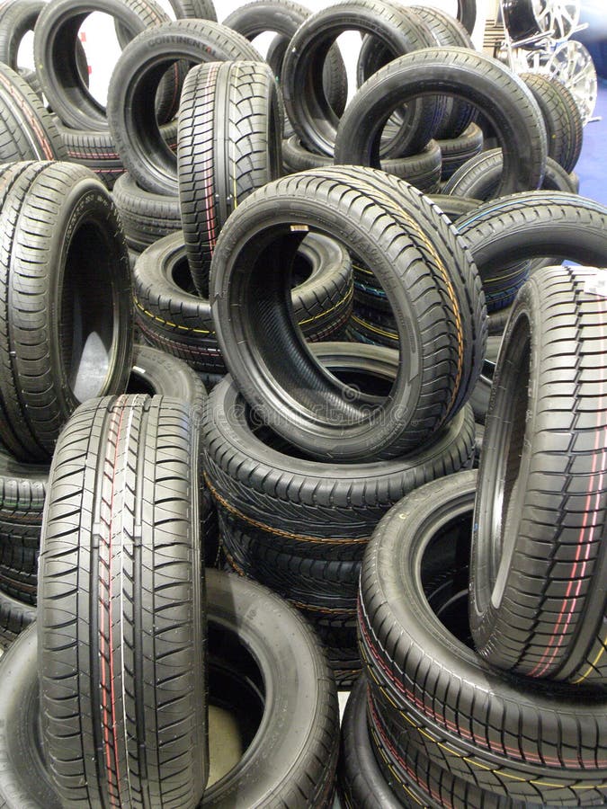 Ruedas imagen de archivo. Imagen de rueda, marcas, transporte - 9937203