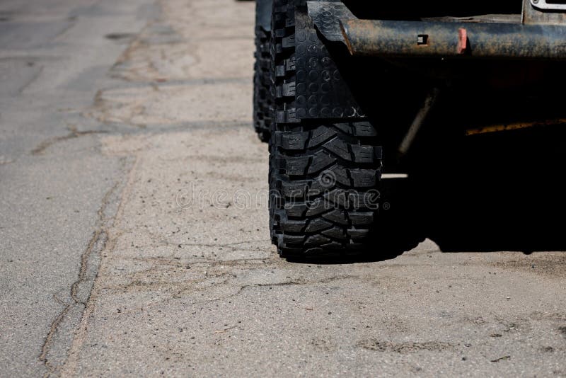 Ruedas motrices modernas foto de archivo. Imagen de superficie - 250807552