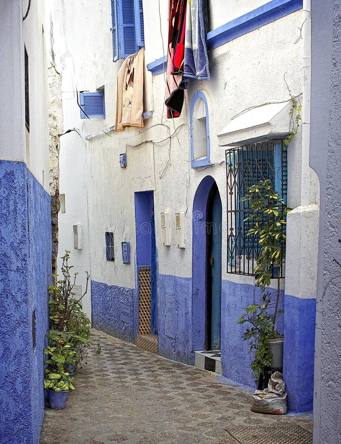 Rues du Maroc image stock. Image du tanger, maroc, bleu - 39161805