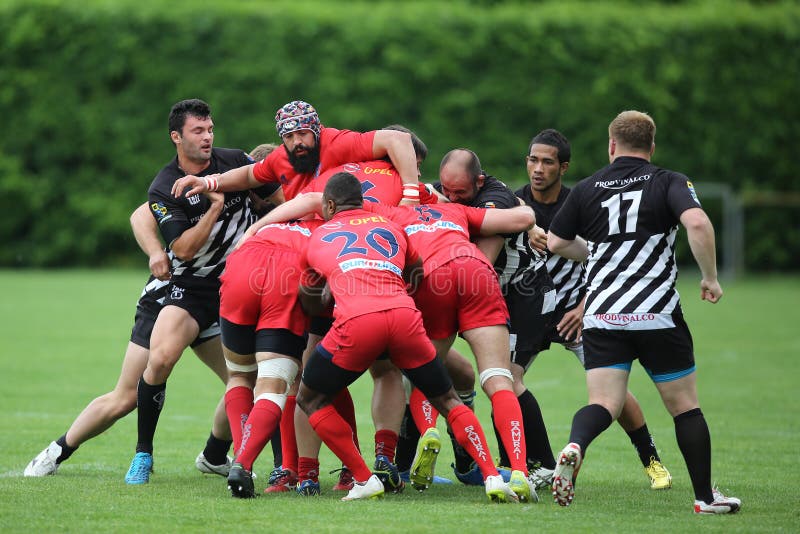 Rugby ruck redaktionell arkivfoto. Bild av övning, konkurrenskraftigt ...