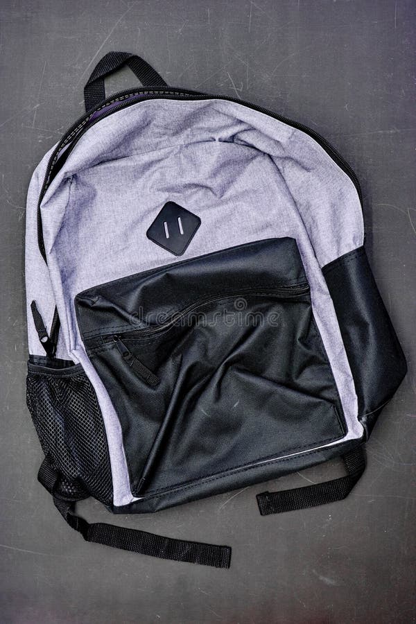 Rugzak stock afbeelding. Image of toerisme, riemen, toevallig - 108199111
