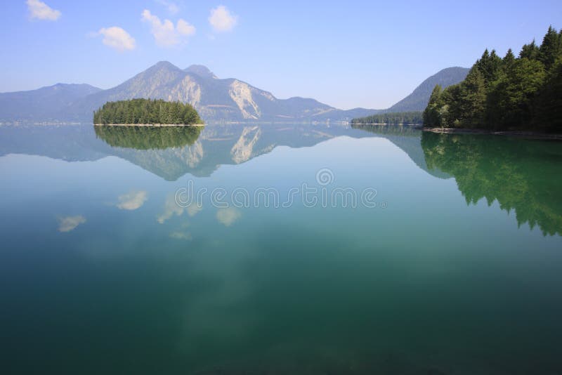 Ruhiger See stockfoto. Bild von schönheit, schwermütig - 19560614