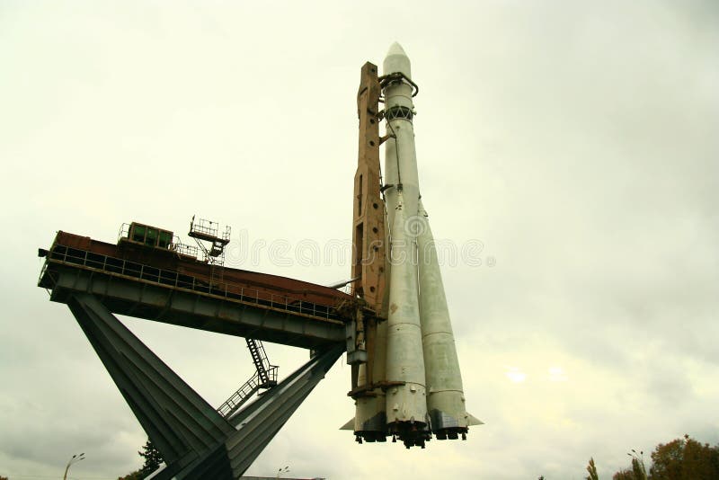 Ruimteraket stock foto. Image of astronautisch, stootkussen - 282950