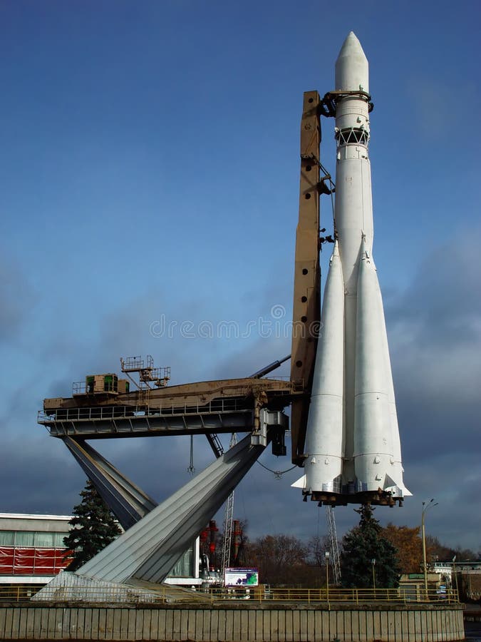 Ruimte raket stock afbeelding. Image of technologie, pendel - 2115145