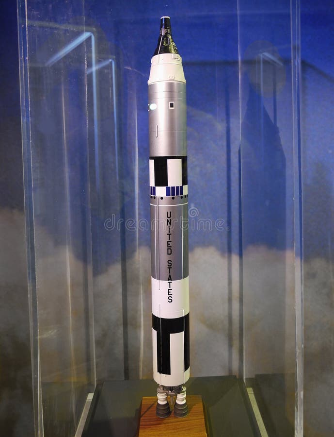 Ruimte raket redactionele stock afbeelding. Image of ruimtevaart - 85051264