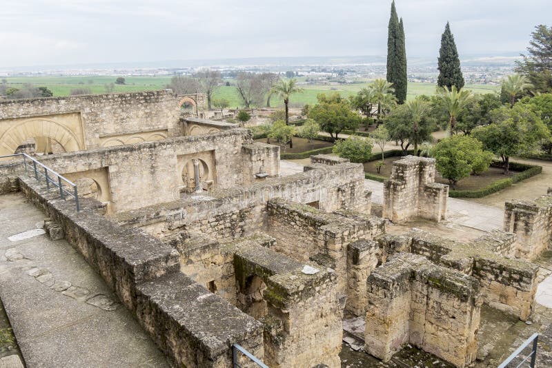 Ruinas De La Ciudad Antigua De Medina Azahara, Córdoba, España Foto de ... Ruinas De La Ciudad Antigua De Medina Azahara, Córdoba, España Foto de ...