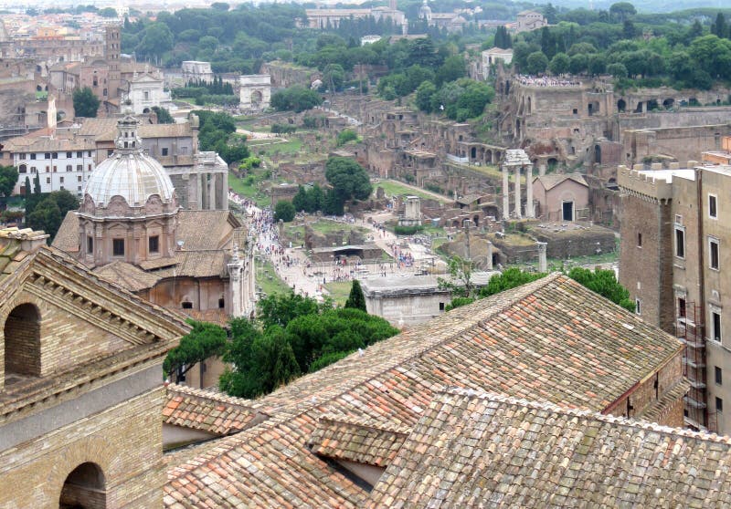 Ruinas de Roma imagen de archivo. Imagen de italia, roma - 67760875