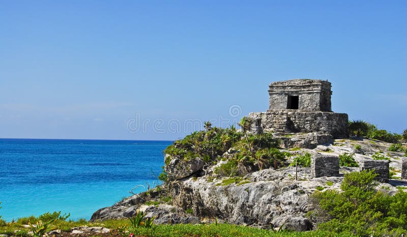 Ruinas de Tulum en paraíso foto de archivo. Imagen de océano - 6142128