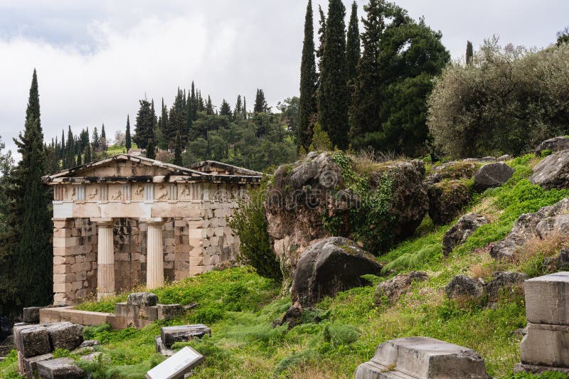 Ruinas De Un Antiguo Templo De Apollo En Delphi Oracle Greece Imagen de ...