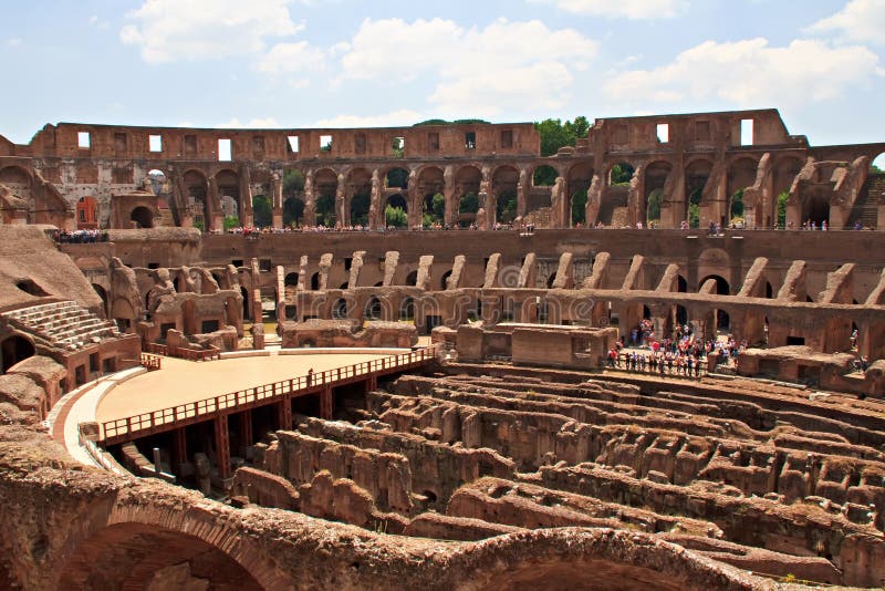 Anfiteatro Antiguo En La Acrópolis, Atenas, Grecia Foto de archivo ...