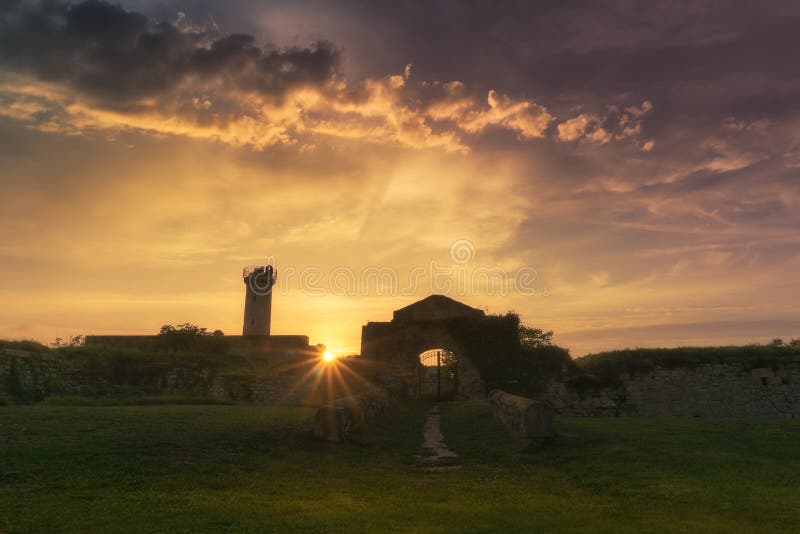 Ruinas Del Fuerte De Guecho Foto de archivo - Imagen de cielo ...