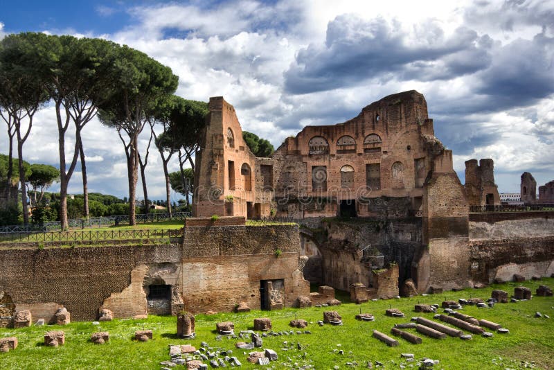 Ruinas Del Imperio Romano En Roma Italia Foto de archivo - Imagen de ...