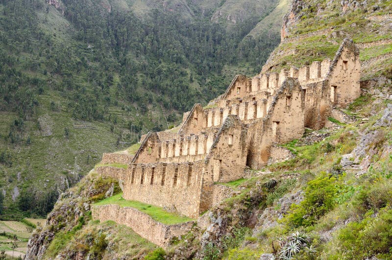 Ruinas Del Inca De Pinkulluna Cerca De Cusco Foto de archivo - Imagen ...