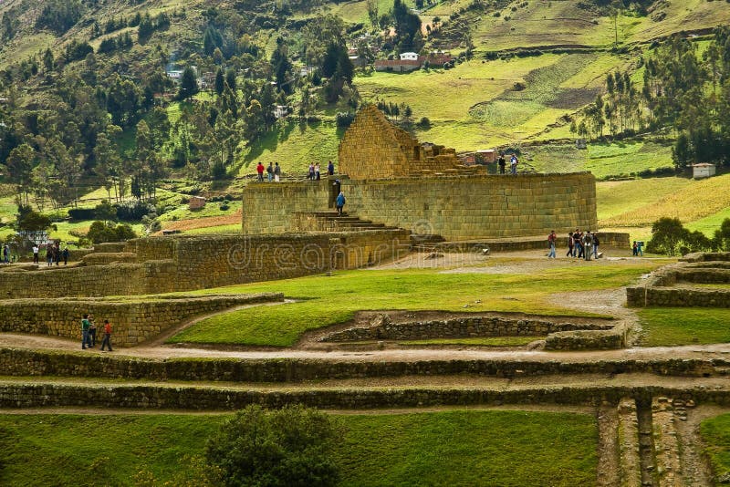 Ruinas Importantes Del Inca De Ingapirca En Ecuador Foto de archivo ...