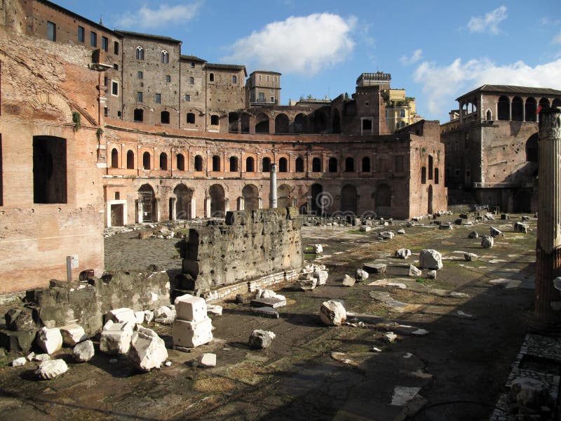 Ruinas romanas imagen de archivo. Imagen de ciudad, imperial - 13543303