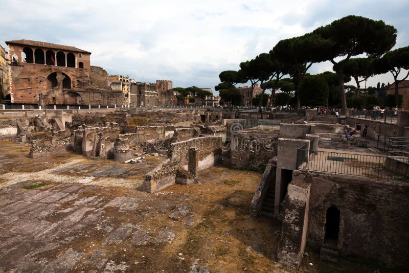 Ruinas romanas imagen de archivo. Imagen de remanente - 26695687