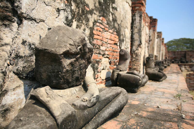 Ruined Buddha Statue without Head Meditated Stock Image - Image of ...