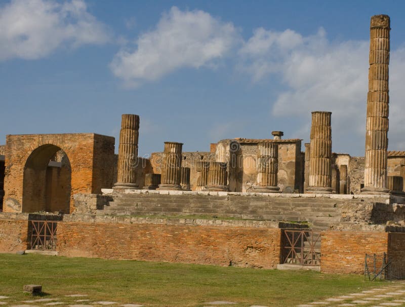 Ruinen in Pompeji, Italien stockfoto. Bild von asche - 13554044