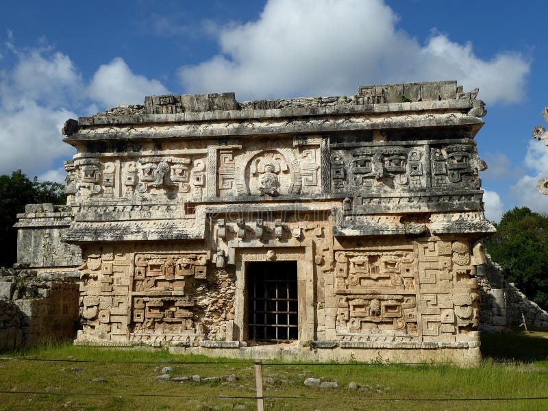 Ruines De Chichen Itza De Temple De Pyramide De Maya Dans Yucatan ...