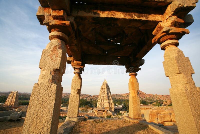 Ruines de Hampi, Inde image stock. Image du monuments - 11725551