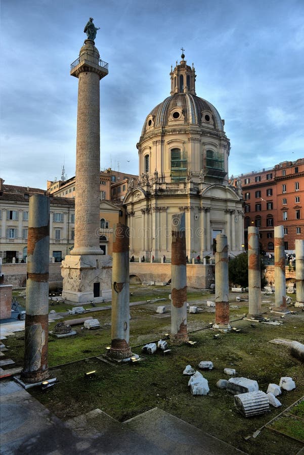 Ruines Romaines Antiques à Rome, ROME Image éditorial - Image du ...