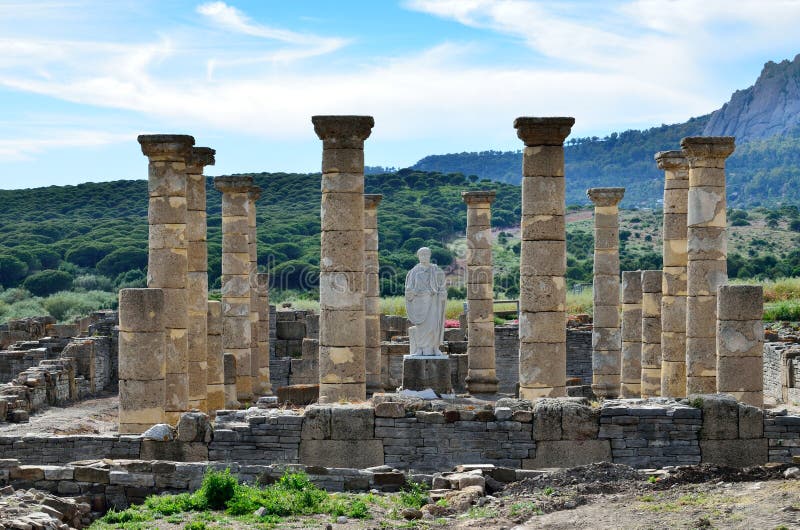 Ruines Romaines Antiques Sur Le Bord De La Mer Photo stock - Image du ...