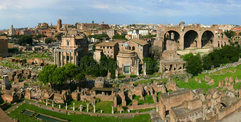 Ruines Romaines Panoramiques Photo stock - Image du tourisme, antique ...