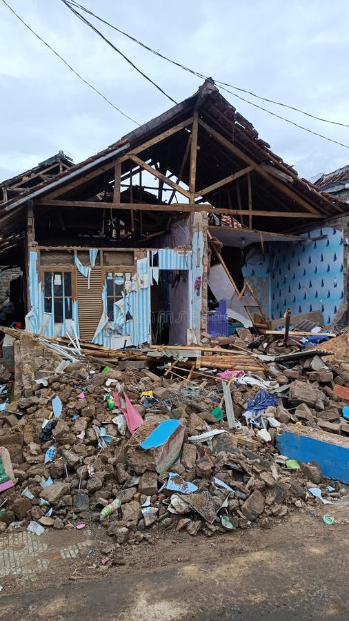 Ruins Caused by the Earthquake Editorial Photo - Image of humanity ...