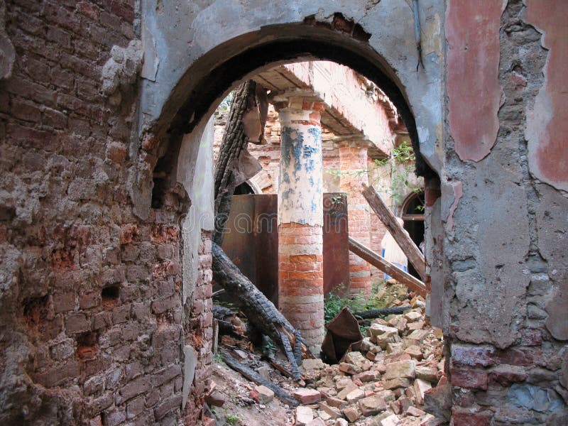 The Ruins of the Noble Estate Stock Image - Image of bricks, overgrown ...