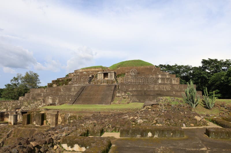 Ruins of an Old Mayan Temple, Tazumal Editorial Image - Image of ...