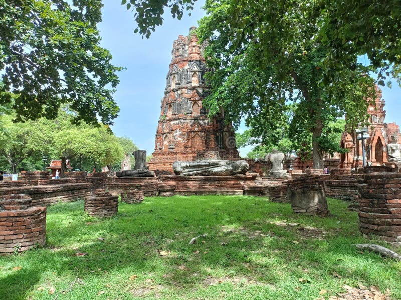 Ruins of Old Statues and Pagodas Stock Photo - Image of destroyed ...